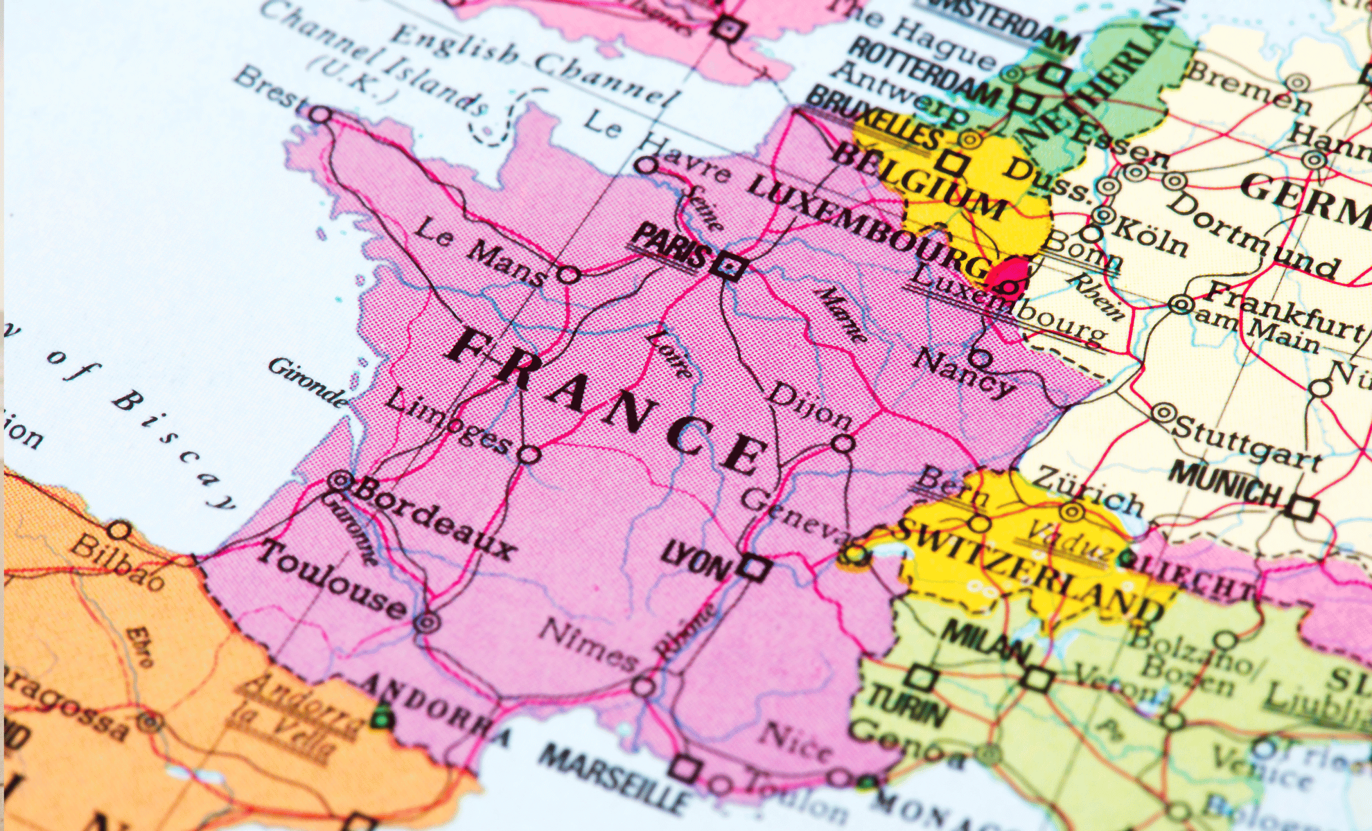 De nouvelles règles sur les routes belges : ce qui va changer en 2025