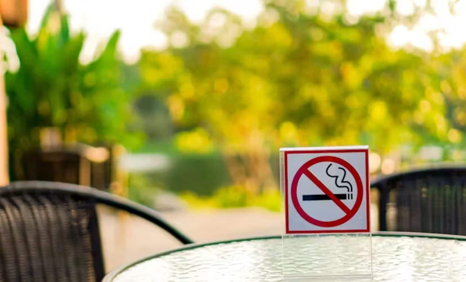 Fumer en terrasse appartiendra bientôt au passé en Belgique