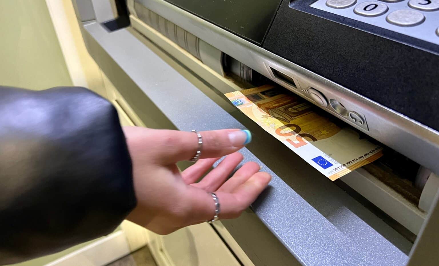 Belfius annonce une hausse des frais bancaires en février