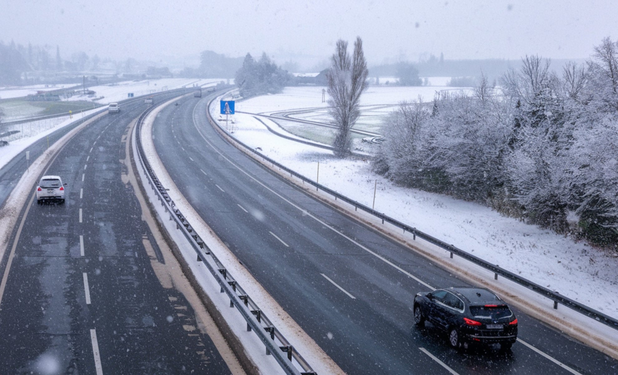 Météo en Suisse : neige, verglas et vents forts au rendez-vous ce week-end