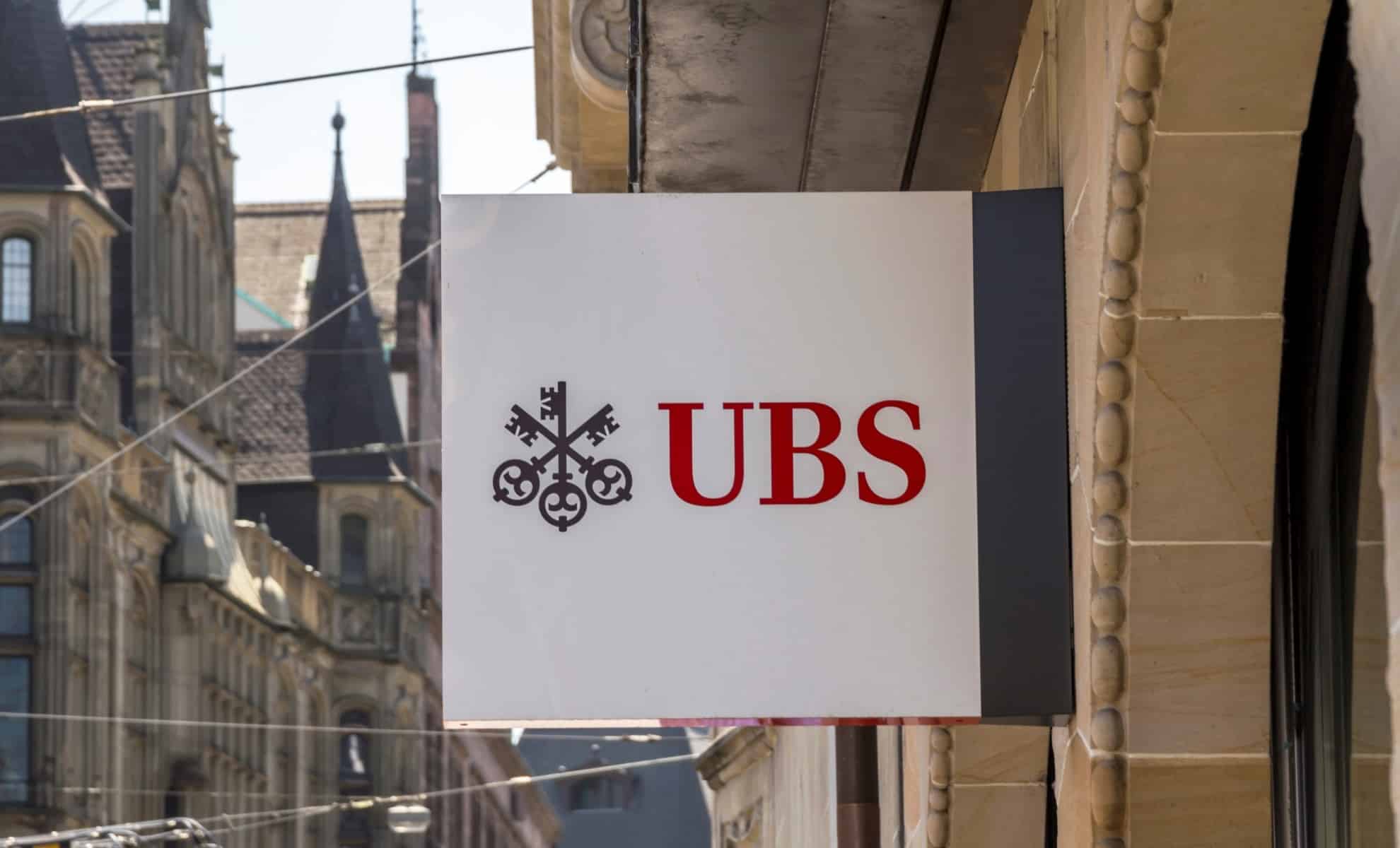UBS taille dans ses effectifs en France après la fusion avec Credit Suisse
