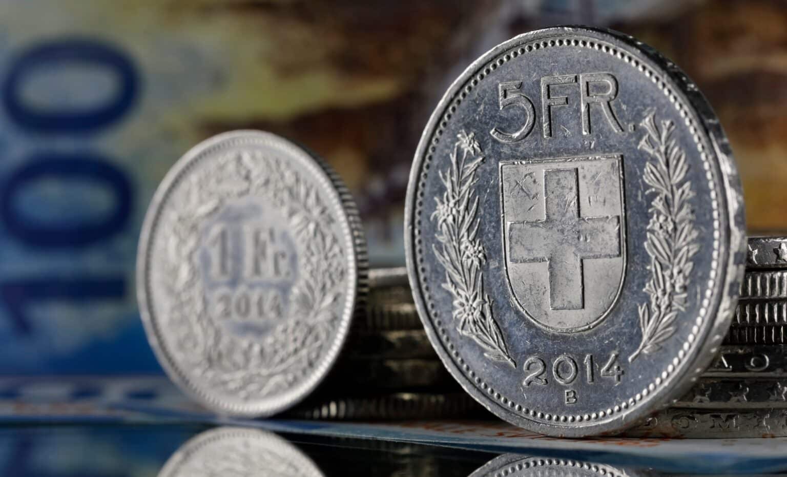 Le franc suisse en force : C'est le bon moment pour acheter des euros ...