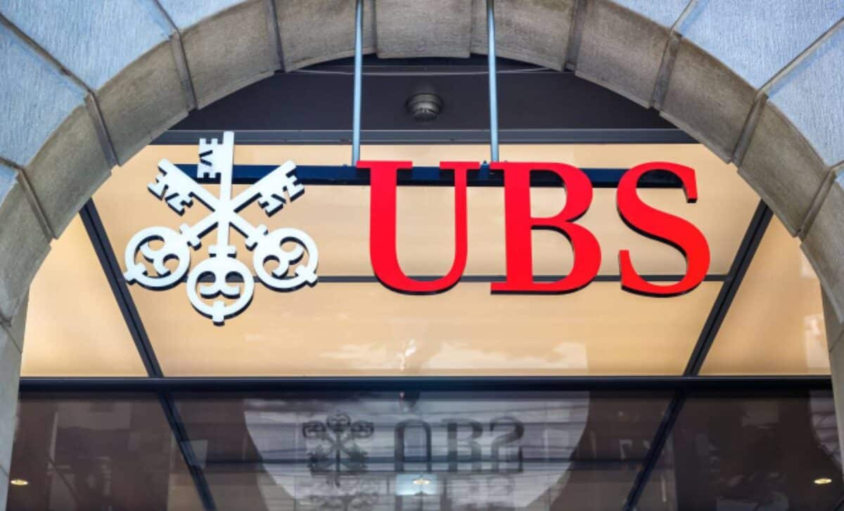 Licenciements chez UBS : les banquiers les plus âgés peinent à ...