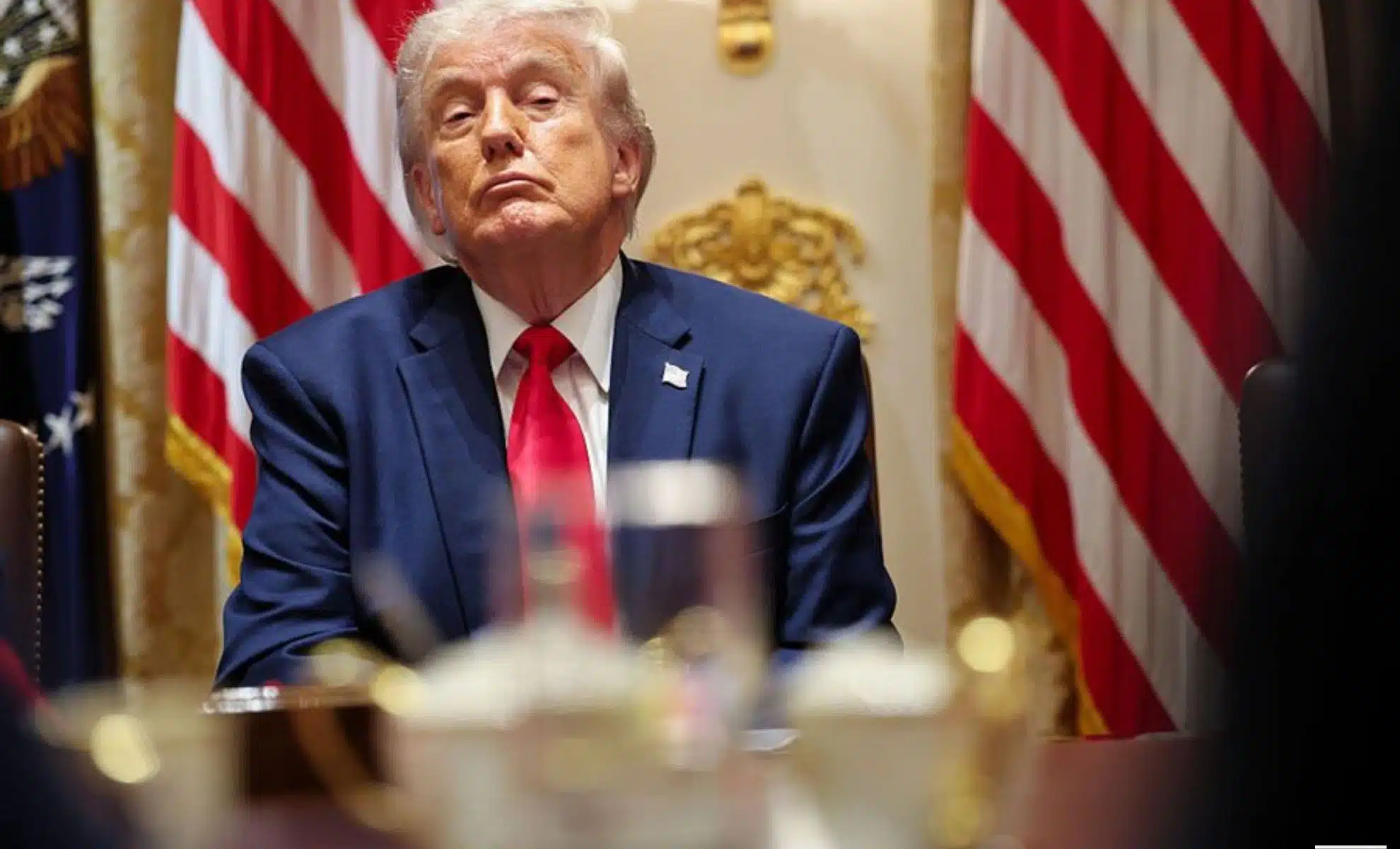 La Suisse parmi 60 pays à risque : Trump menace avec de nouveaux droits ...
