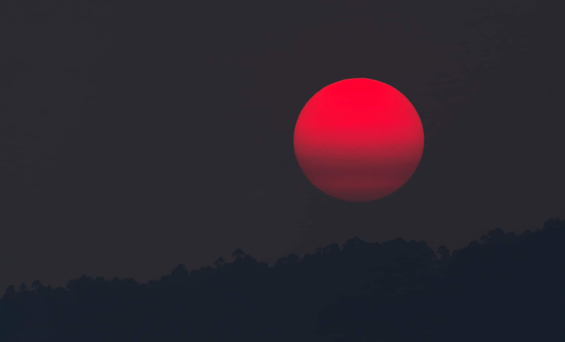 Éclipse lunaire ce vendredi : voici où et quand observer la Lune rouge ...