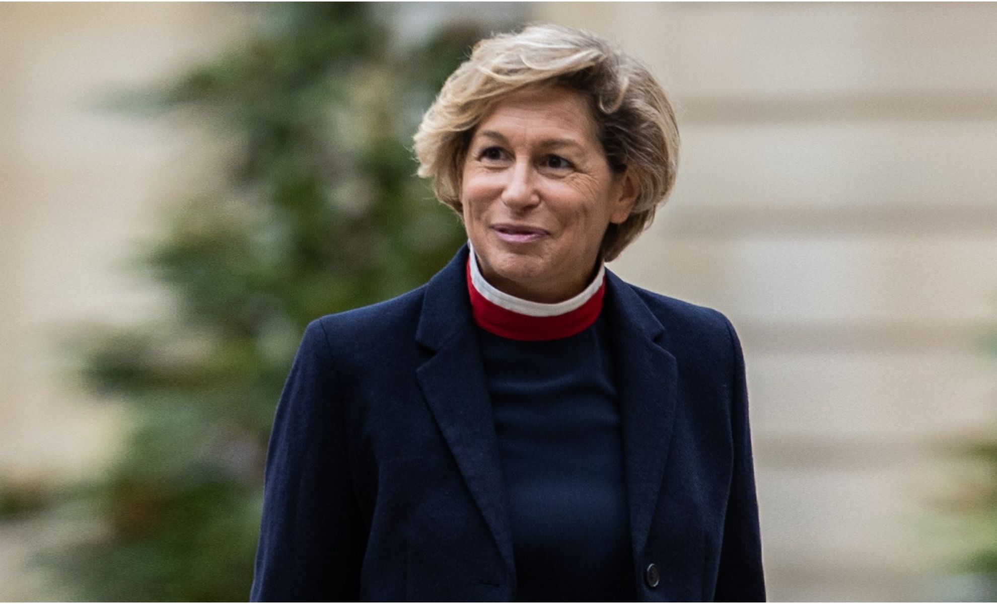 Taxe sur les billets d'avion : Nathalie Delattre tacle Ryanair et se ...